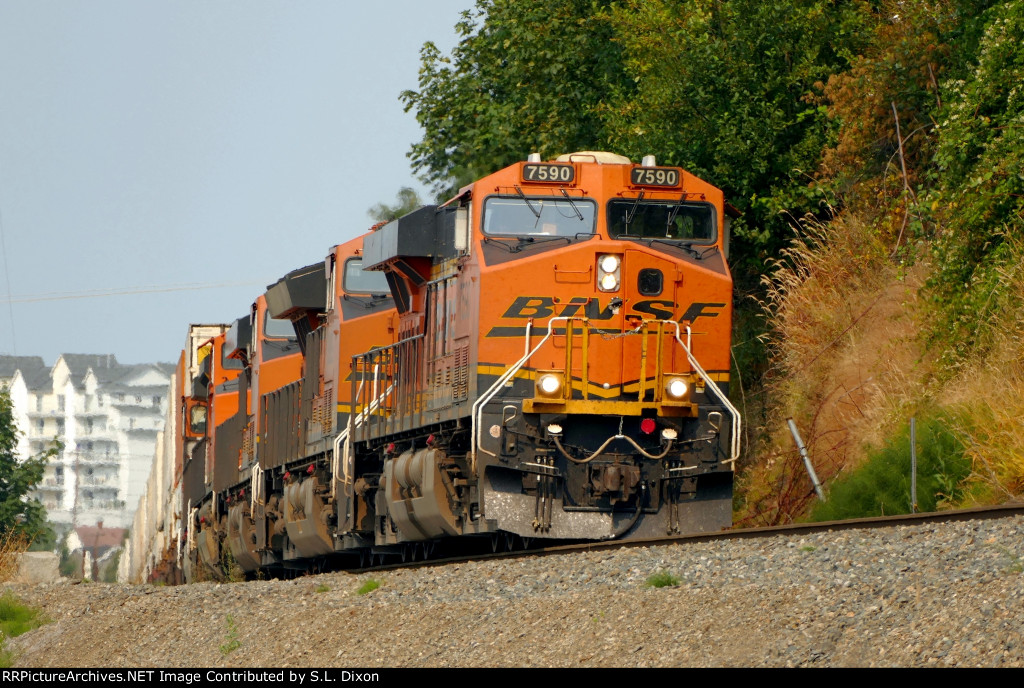 BNSF 7590 West Z9 on the High Line